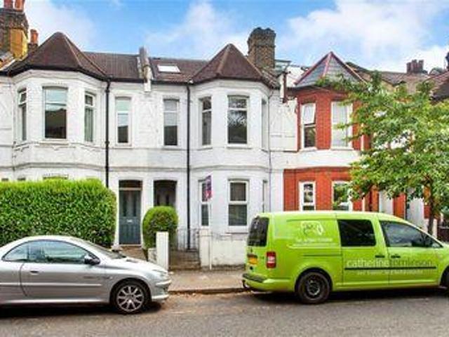 3 Bedrooms Flat for rent in Southfield Road, London W4