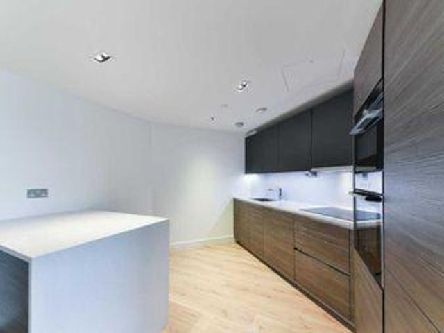3 Bedrooms Flat for rent in Sovereign Court, Glenthorne Road, Hammersmith, London W6
