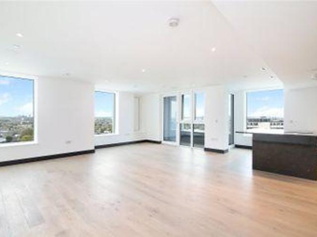 3 Bedrooms Flat for rent in Sovereign Court, Glenthorne Road, London W6