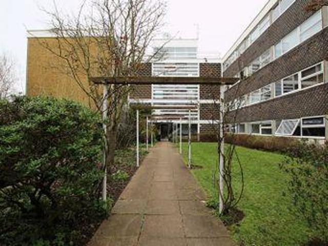 3 Bedrooms Flat for rent in Somerhill Road, Hove BN3