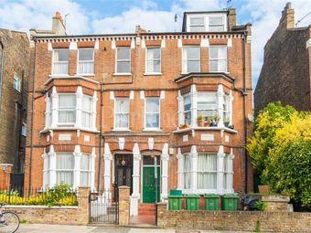 3 Bedrooms Flat for rent in Savernake Road, London NW3