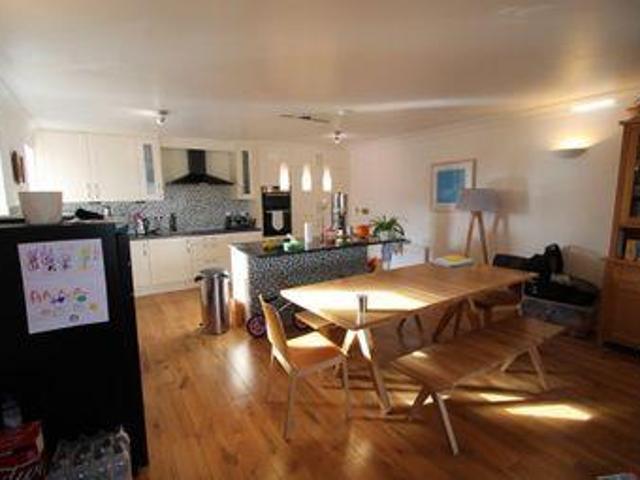 3 Bedrooms Flat for rent in Sailmakers Court, William Morris Way, Imperial Wharf SW6