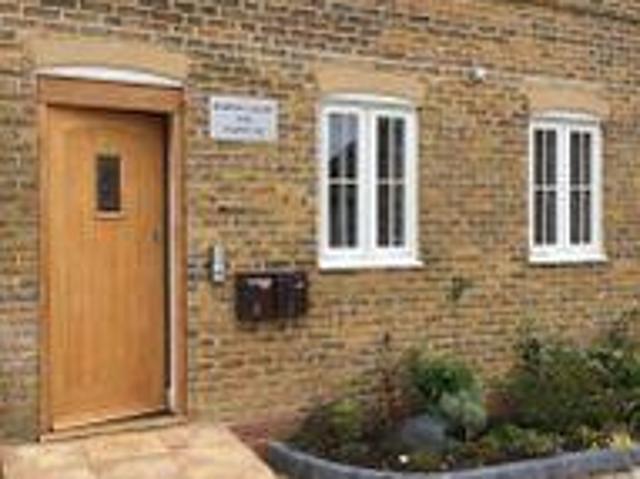 3 Bedrooms Flat for rent in Saint Albans Road, Watford WD17
