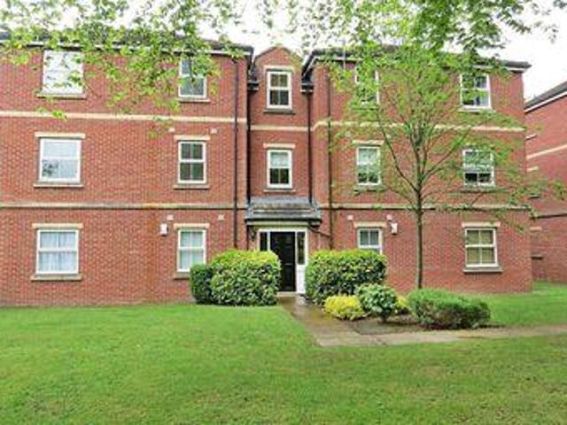 3 Bedrooms Flat for rent in Sandlewood Crescent, Leeds LS6