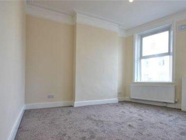 3 Bedrooms Flat for rent in Sapcote Trading Centre, High Road, London NW10
