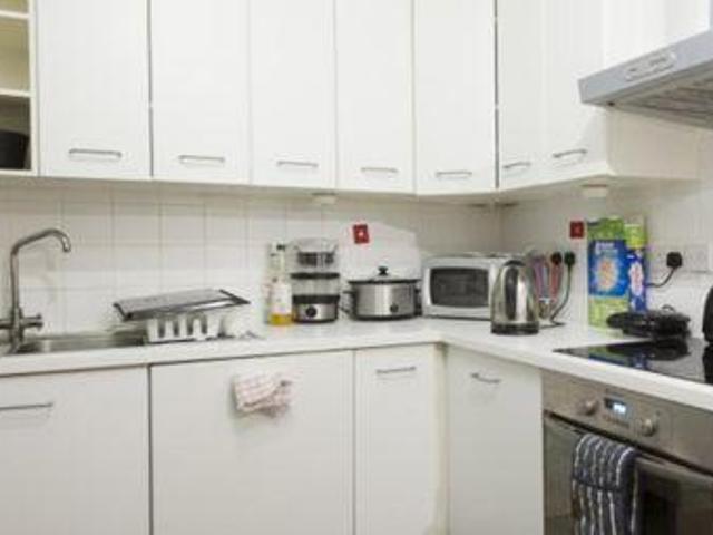 3 Bedrooms Flat for rent in Scarborough Street, Nottingham NG3 1lg