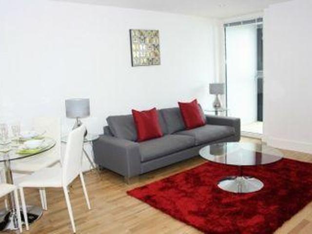 3 Bedrooms Flat for rent in SE8, London
