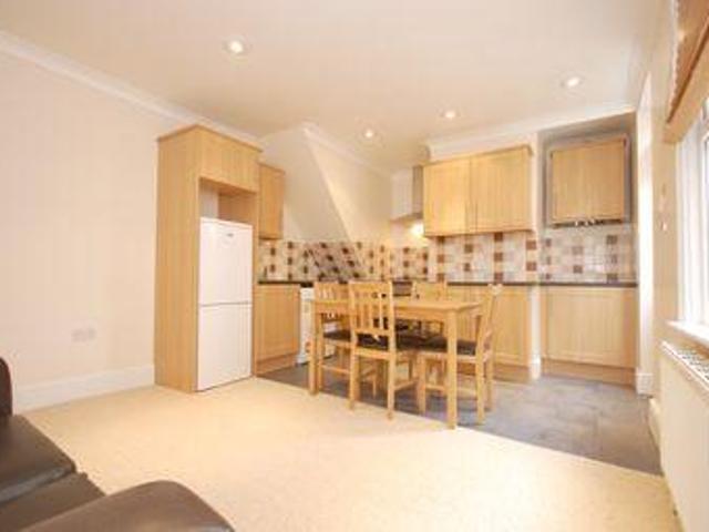 3 Bedrooms Flat for rent in Sellincourt Road, London SW17