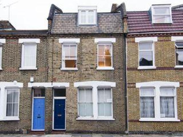 3 Bedrooms Flat for rent in Senrab Street, London E1