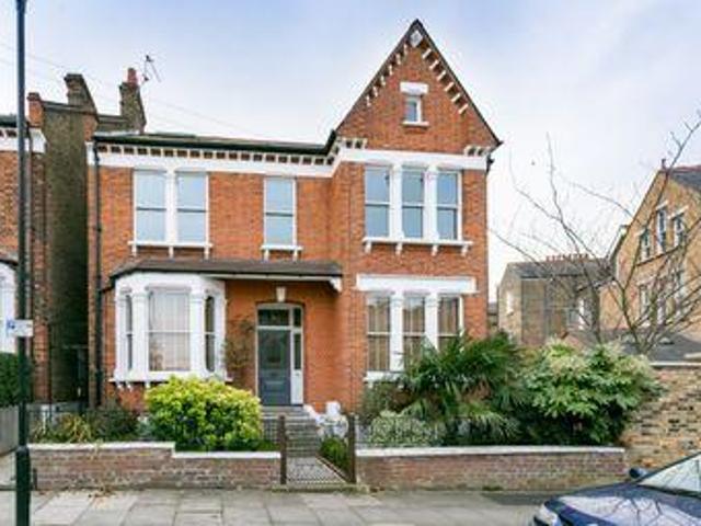 3 Bedrooms Flat for rent in Shardcroft Avenue, London SE24