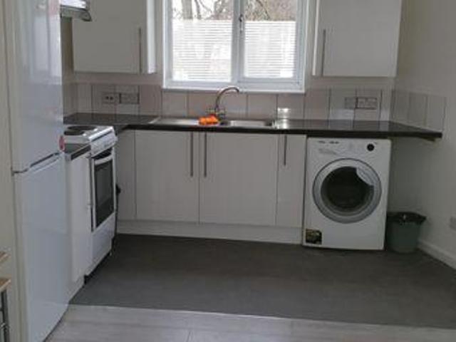 3 Bedrooms Flat for rent in Sheaveshill Avenue, Colindale NW9