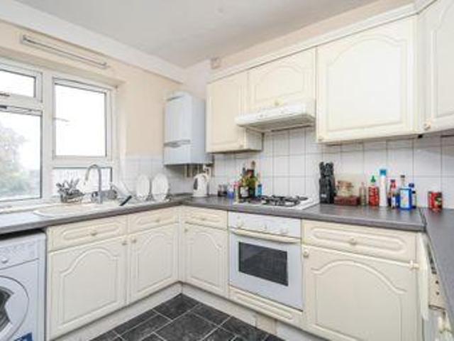 3 Bedrooms Flat for rent in Sheen Road, Richmond TW9