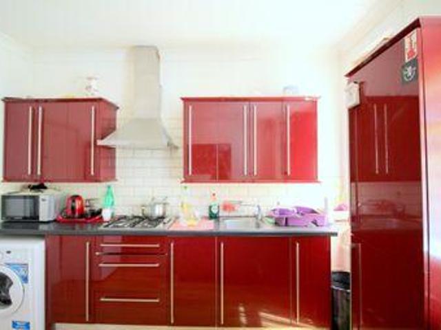 3 Bedrooms Flat for rent in Shelley Avenue, London E12