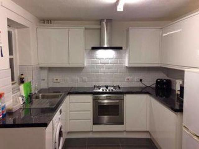 3 Bedrooms Flat for rent in Sherwood Gardens, London SE16