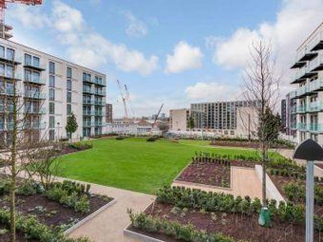 3 Bedrooms Flat for rent in Shipwright Street, London E16