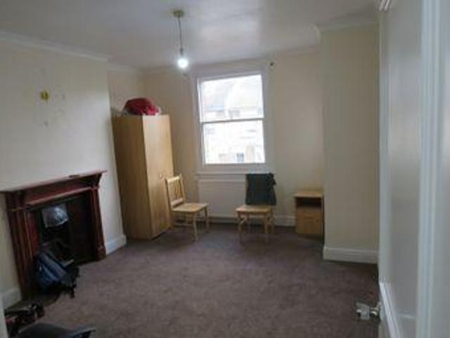 3 Bedrooms Flat for rent in Shirlock Road, Hampstead NW3