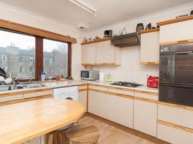 3 Bedrooms Flat for rent in Sienna Gardens, Edinburgh EH9