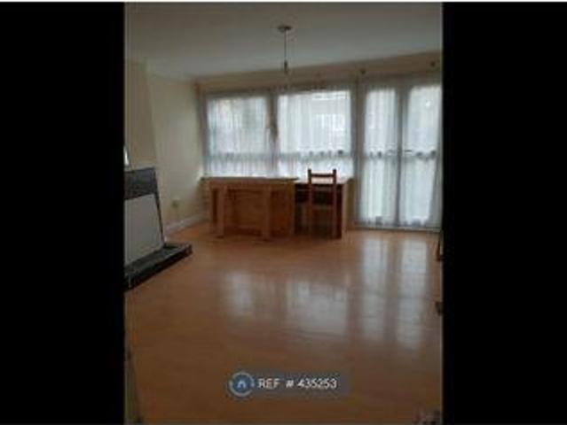 3 Bedrooms Flat for rent in Simons Walk, London E15