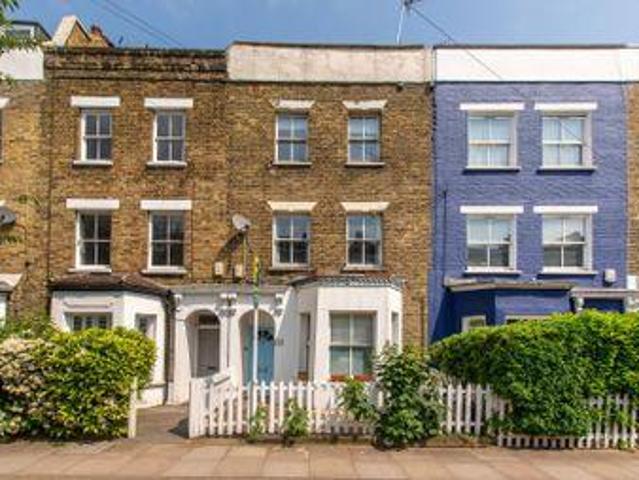 3 Bedrooms Flat for rent in Simpson Street, Battersea, London SW11
