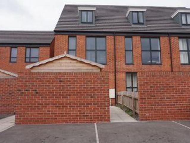 3 Bedrooms Flat for rent in Sir Harry Secombe Court, Swansea SA1