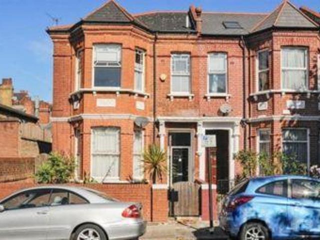 3 Bedrooms Flat for rent in Skardu Road, London NW2
