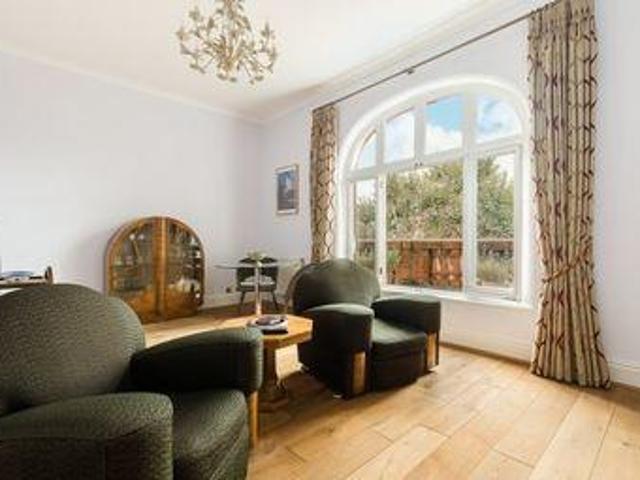 3 Bedrooms Flat for rent in Sloane Gardens, Chelsea SW1W