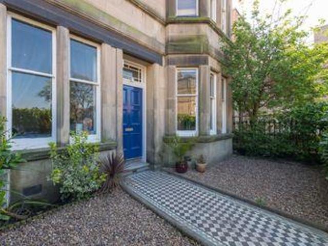 3 Bedrooms Flat for rent in Spottiswoode Road, Marchmont, Edinburgh EH9