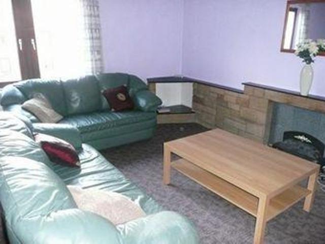 3 Bedrooms Flat for rent in Springwell Place, Edinburgh, Midlothian EH11