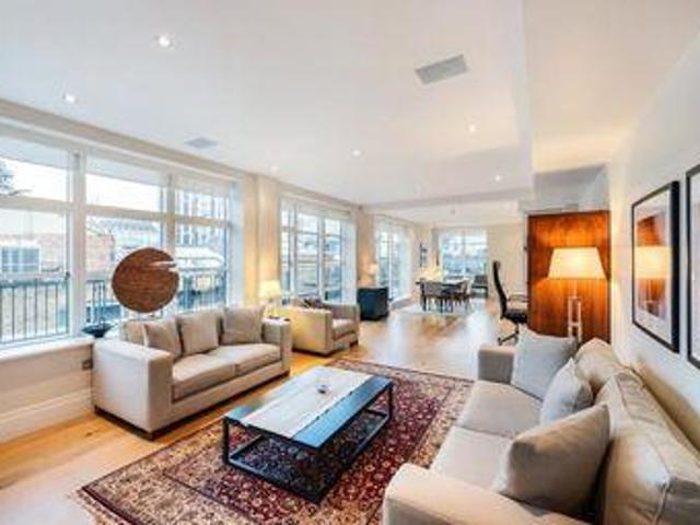 3 Bedrooms Flat for rent in Stukeley Street, Covent Garden WC2B
