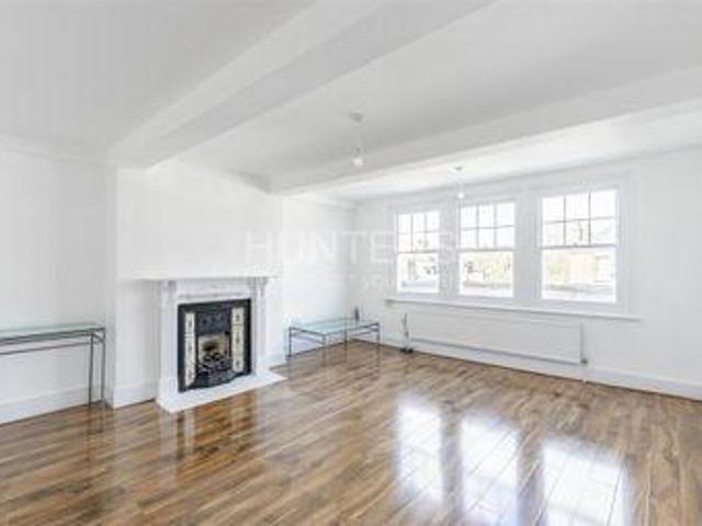 3 Bedrooms Flat for rent in St Cuthberts Road, London NW2