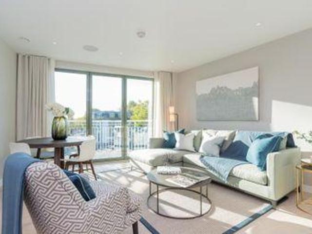 3 Bedrooms Flat for rent in St. Augustines Road, London NW1