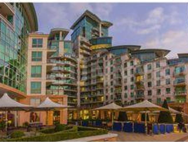 3 Bedrooms Flat for rent in St George Wharf, Vauxhall SW8