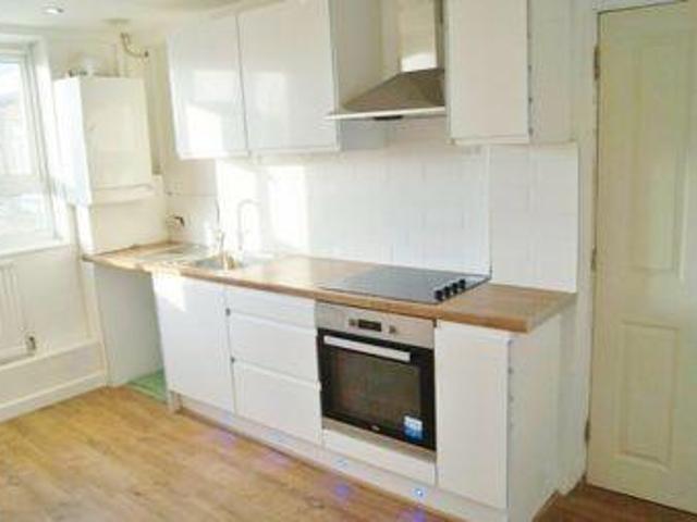 3 Bedrooms Flat for rent in St. John´s Court, Queens Drive, London N4