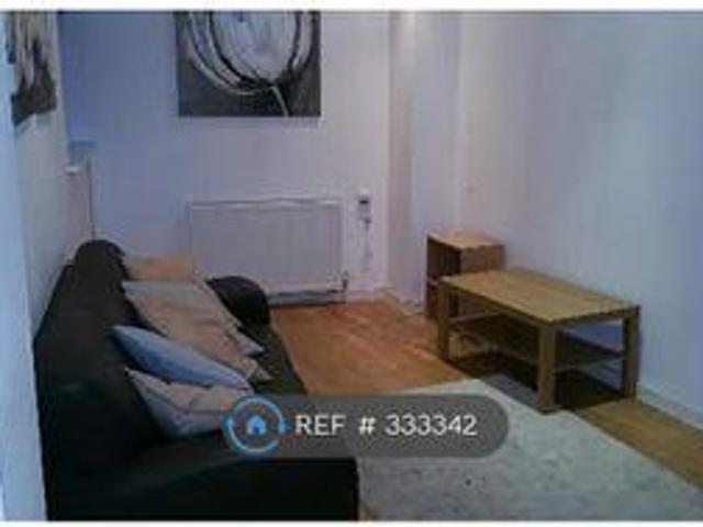 3 Bedrooms Flat for rent in St. John´s Road, London SW11