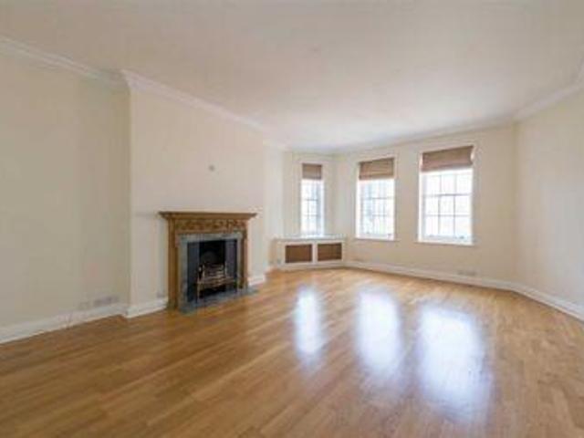 3 Bedrooms Flat for rent in St John´s Wood Court, London NW8