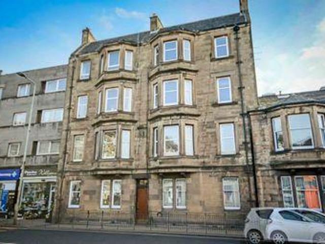 3 Bedrooms Flat for rent in St. Johns Road, Corstorphine, Edinburgh EH12