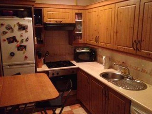 3 Bedrooms Flat for rent in St. Leonards Street, Edinburgh EH8