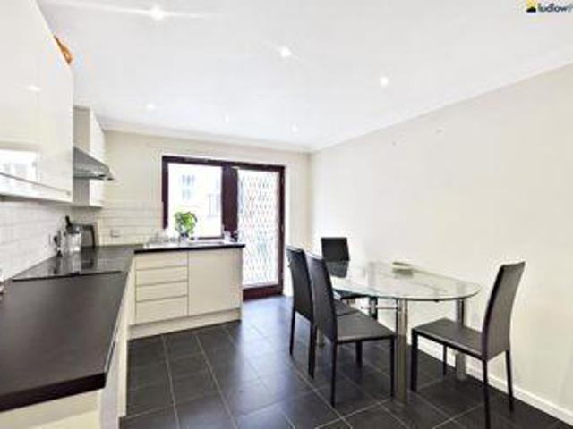 3 Bedrooms Flat for rent in St. Mary Graces Court, Cartwright Street, London E1