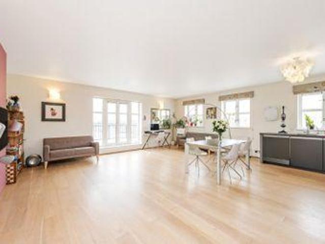 3 Bedrooms Flat for rent in St. Marys Gate, London W8