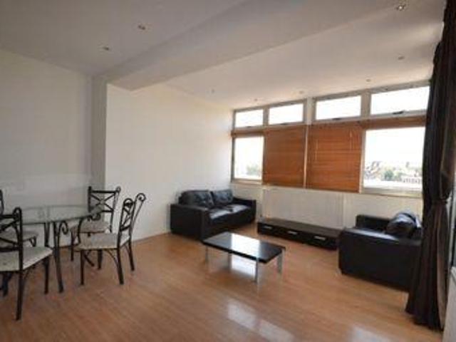 3 Bedrooms Flat for rent in St. Pancras Way, London NW1
