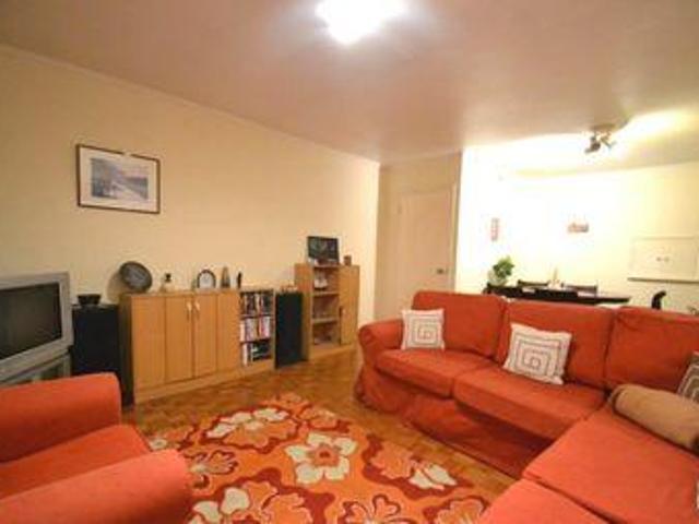 3 Bedrooms Flat for rent in St. Peters Way, Ealing W5