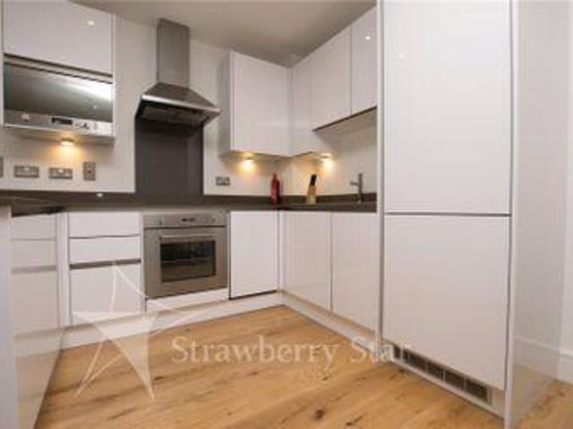 3 Bedrooms Flat for rent in St. Vincent Court, 5 Hoy Street, London E16