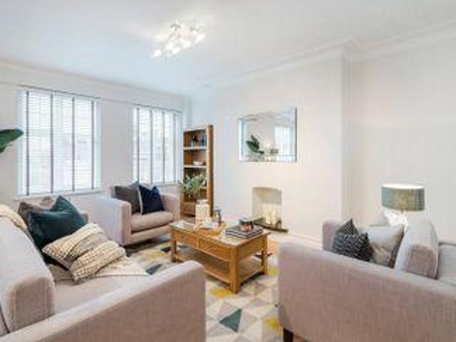 3 Bedrooms Flat for rent in Stafford Court, Kensington High Street, London W8