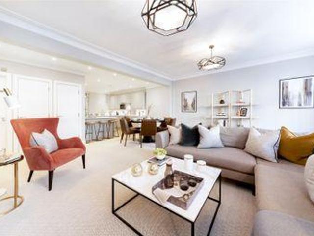 3 Bedrooms Flat for rent in Stafford Court, Kensington High Street, London W8
