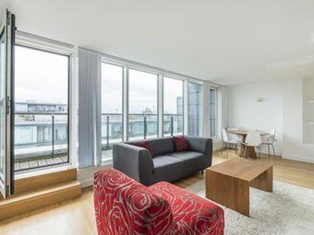 3 Bedrooms Flat for rent in Station Approach, Hayes UB3