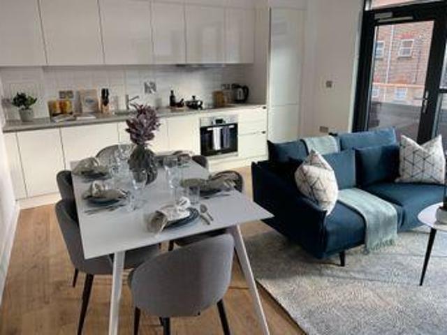 3 Bedrooms Flat for rent in Station Grove, London HA0