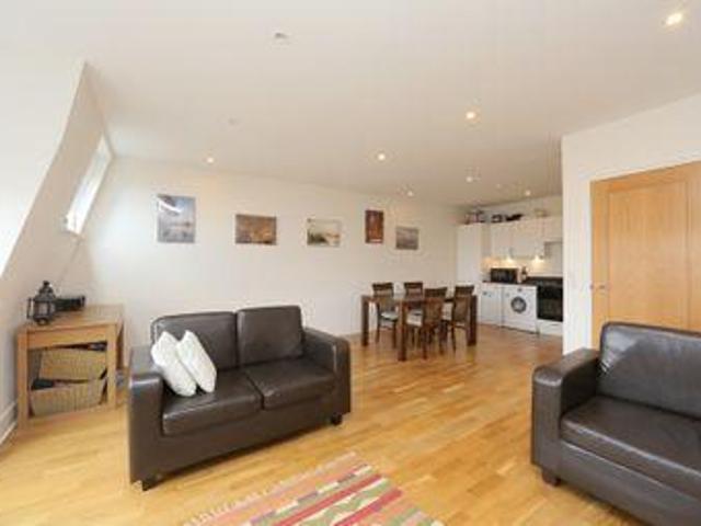 3 Bedrooms Flat for rent in Station Parade, Balham SW12