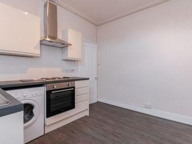 3 Bedrooms Flat for rent in Station Road, London E4