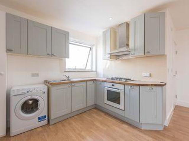 3 Bedrooms Flat for rent in Station Road, West Hendon NW4