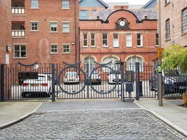 3 Bedrooms Flat for rent in Steam Mill Street, Chester CH3